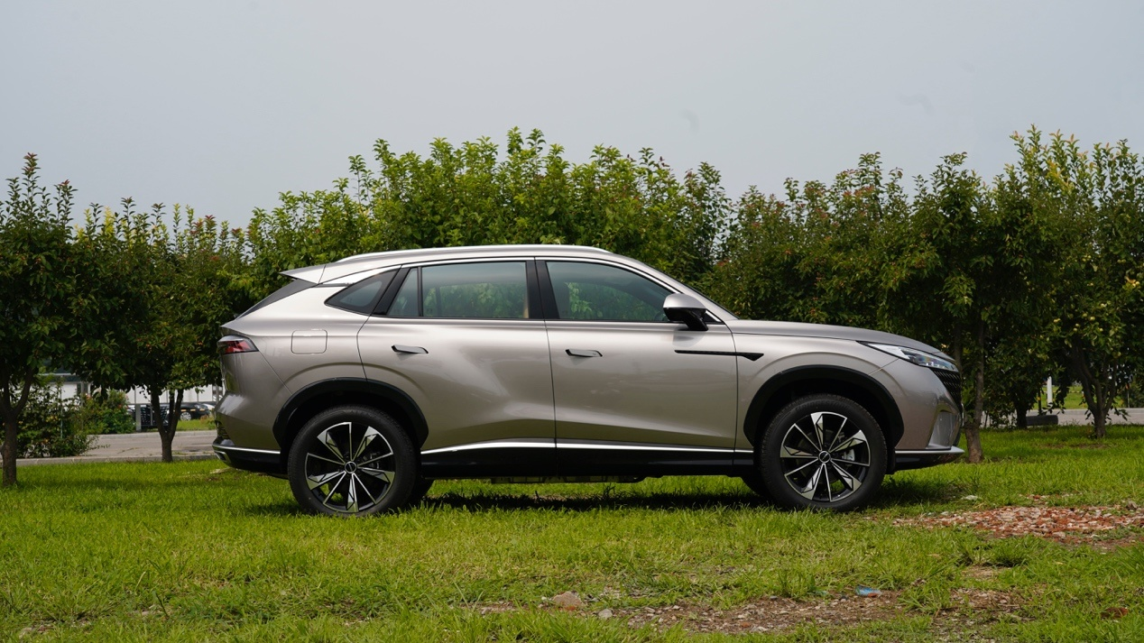 The all-new Roewe Super Hybrid eRX5 proves the strength of a powerful vehicle model! | BitAuto