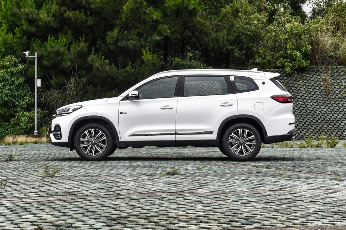 【Comparativa】SUV de Combustible Más Vendidos: Chery Tiggo 8 VS Haval H6 | BitAuto El Salvador