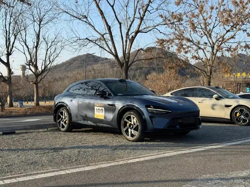 Leaked Photos of Suspected Xiaomi YU7 Standard Version Real Car, Possibly Adopting a Purely ...