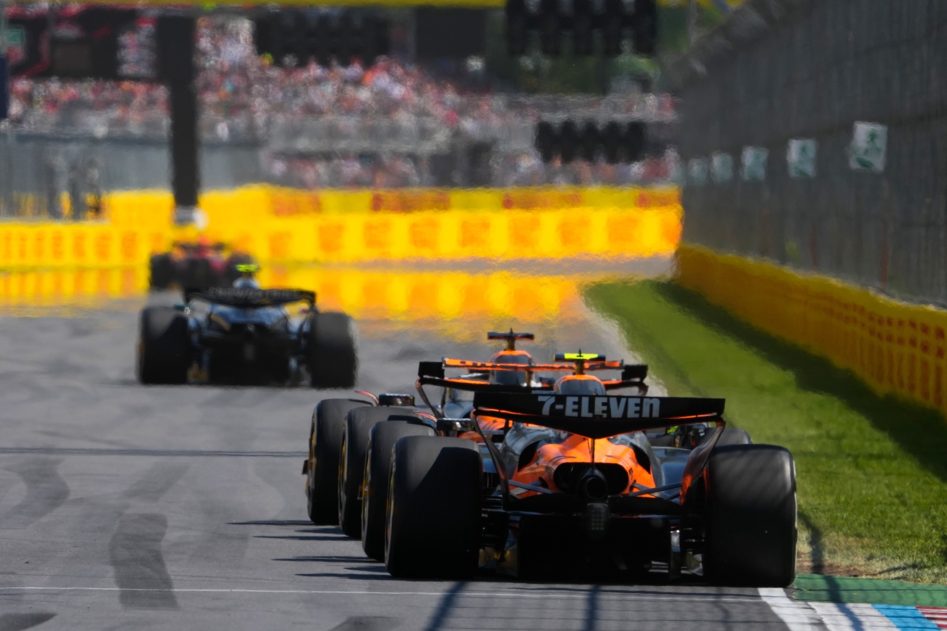 McLaren Rivalry Finally Comes to Blows as F1 Season’s Drama Goes to 11 | BitAuto UK