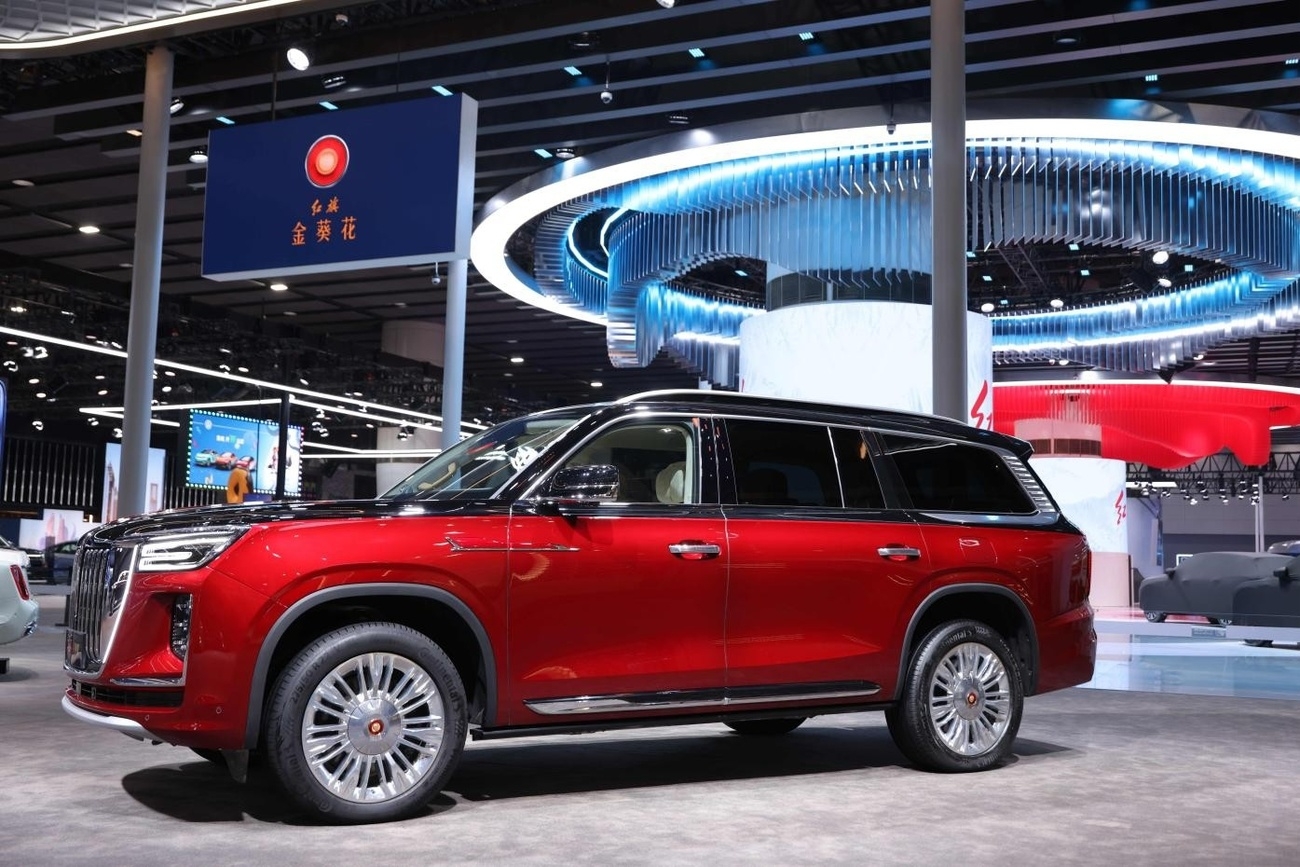 Auto Guangzhou: The New Paradigm of Eastern Luxury! Hongqi Jinhuahua ...